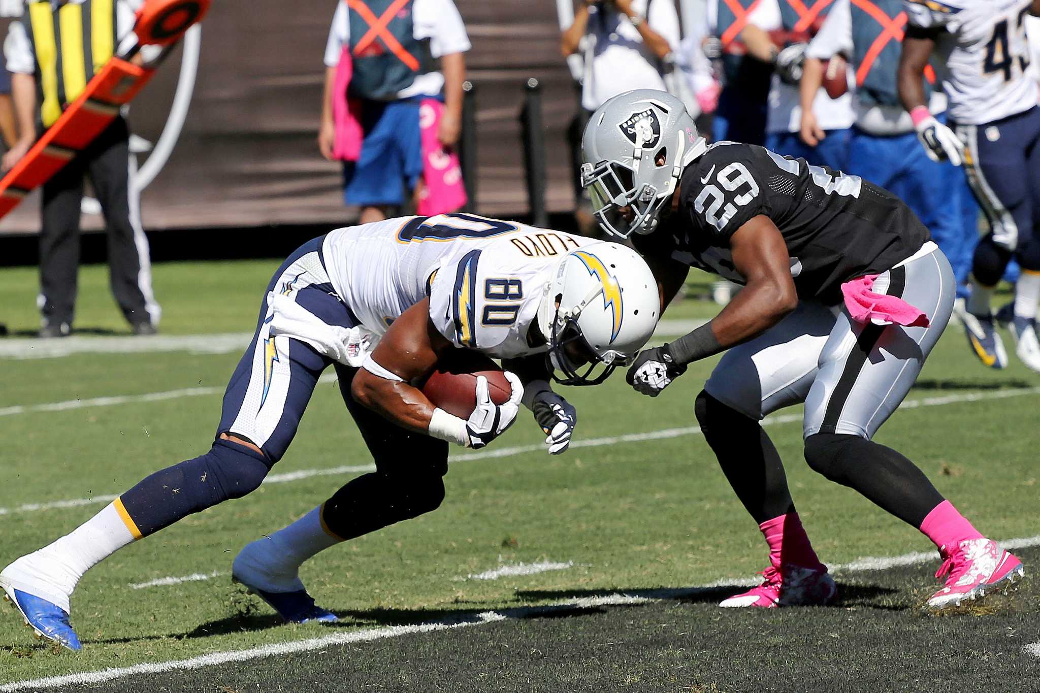 Raiders turn to Mayowa, Ross to replace Woodley, Young