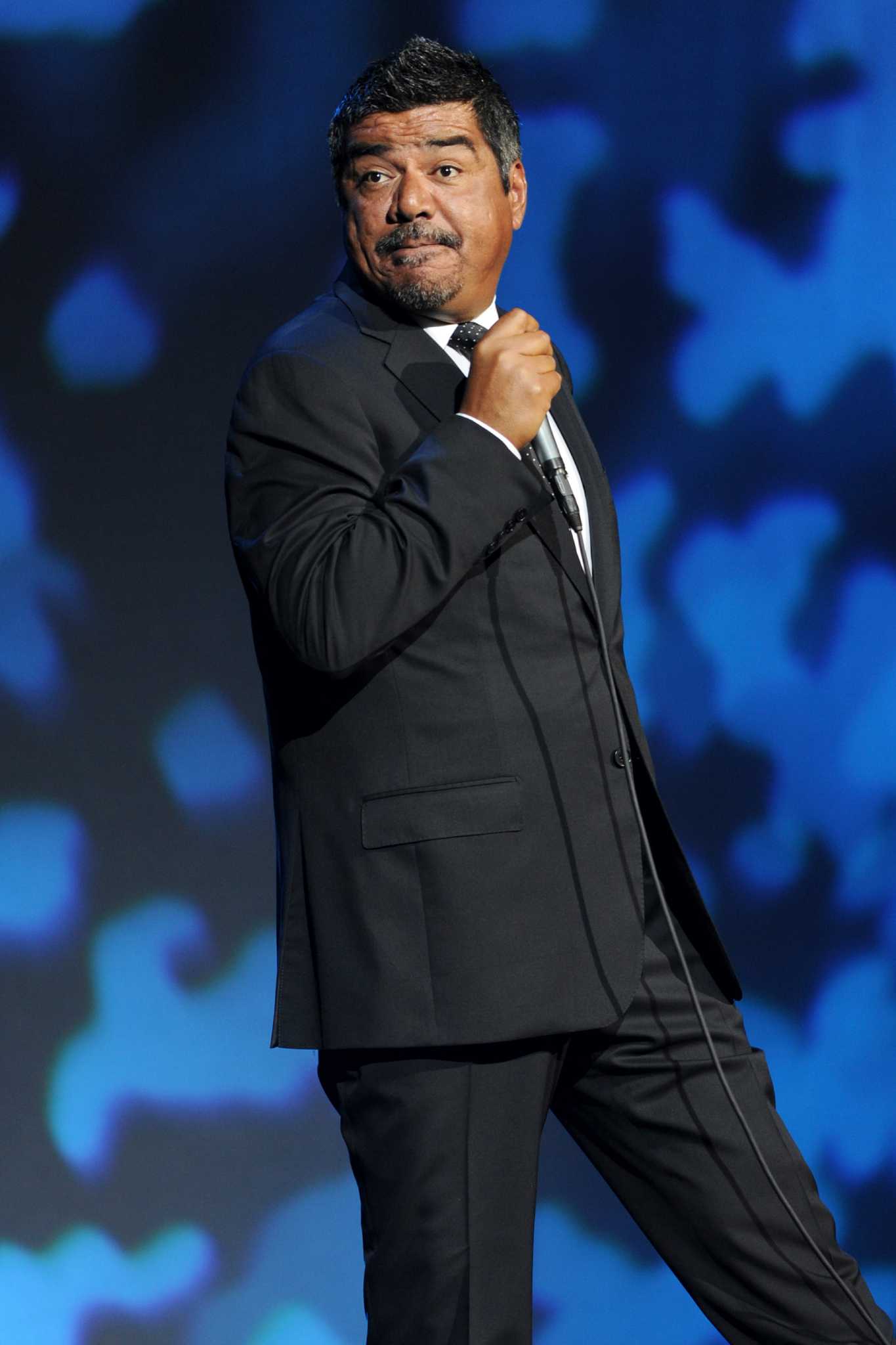 George Lopez returns for three-night stand with mariachis