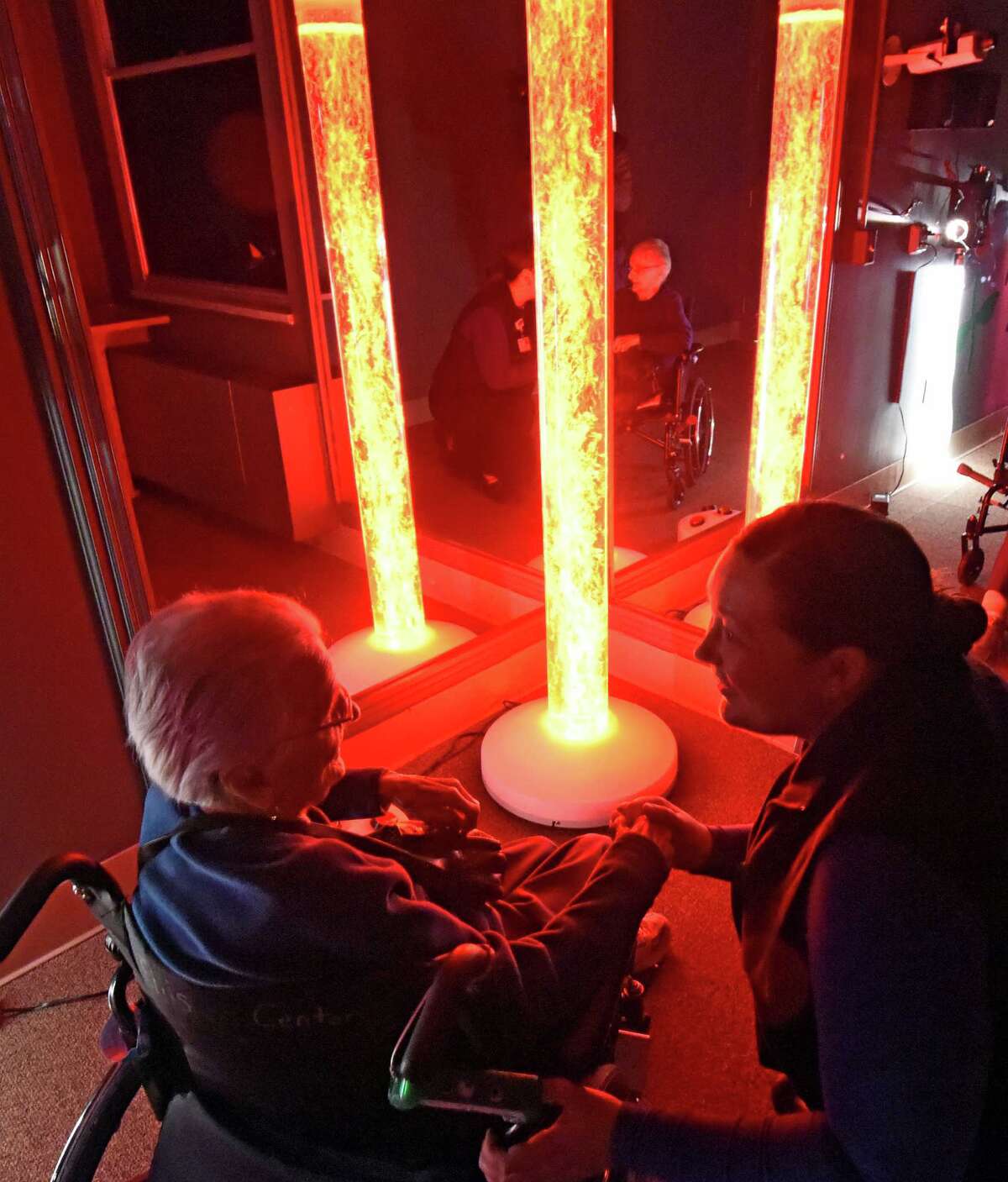 Multisensory Snoezelen room soothes Ellis nursing home residents