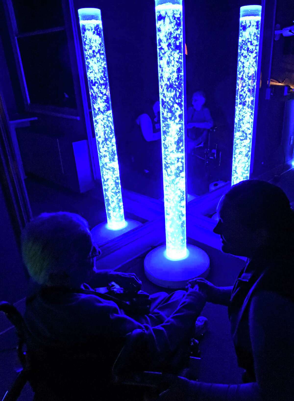 Multisensory Snoezelen room soothes Ellis nursing home residents