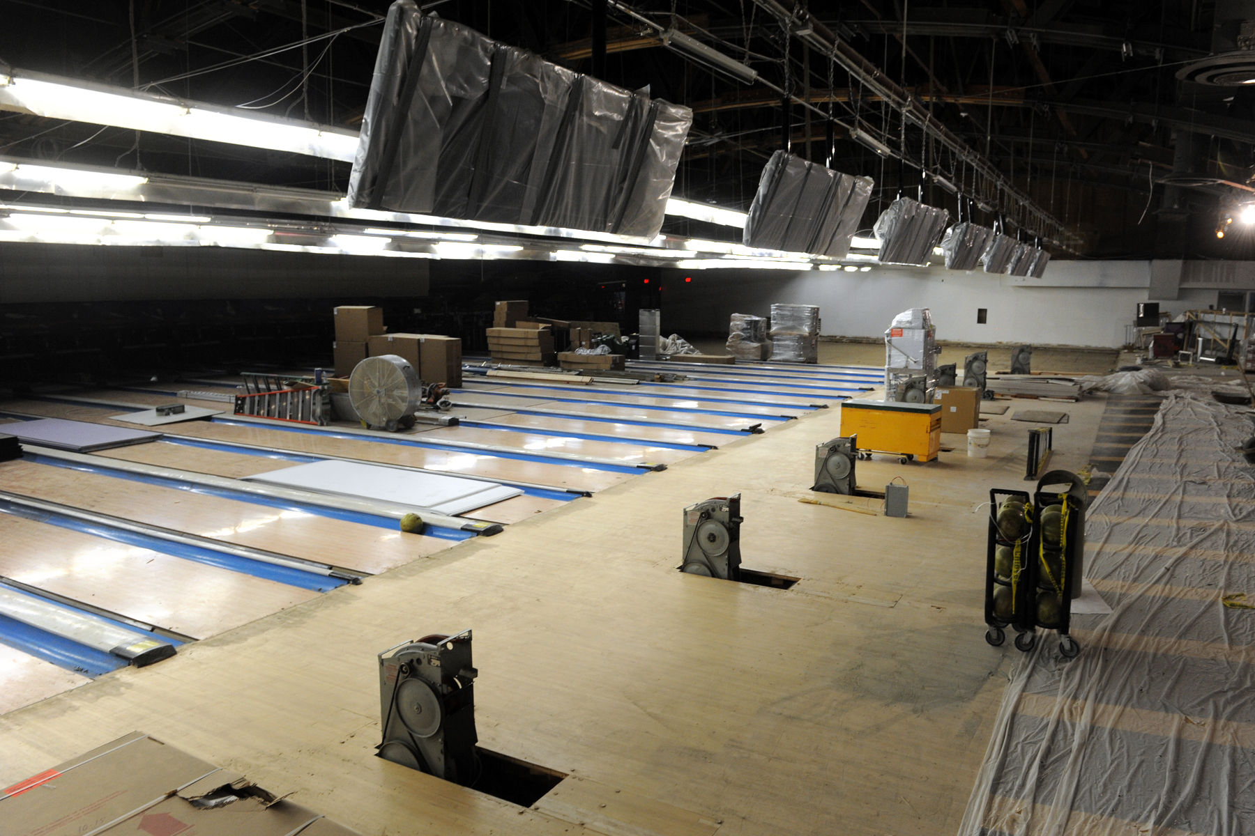 Bowlmor aims for 300 game in opening of Norwalk lanes