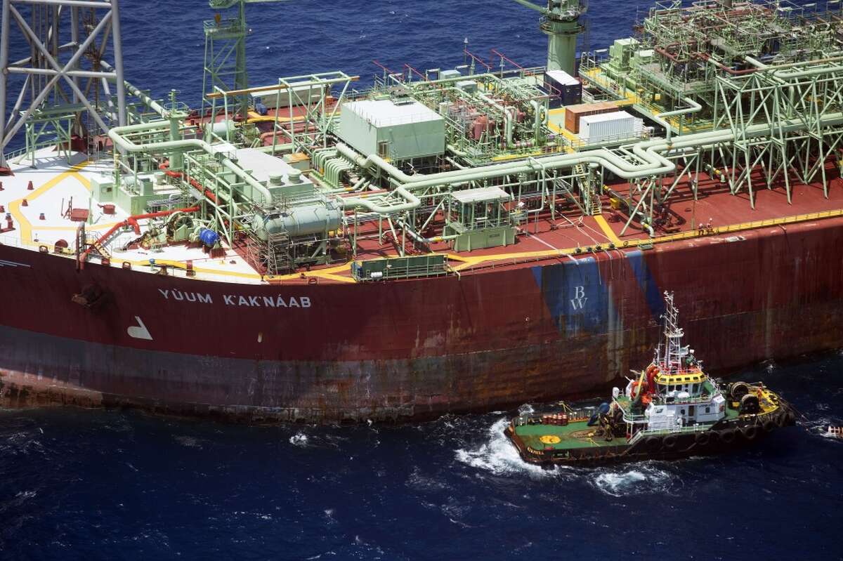 Pemex on the Laurus offshore rig