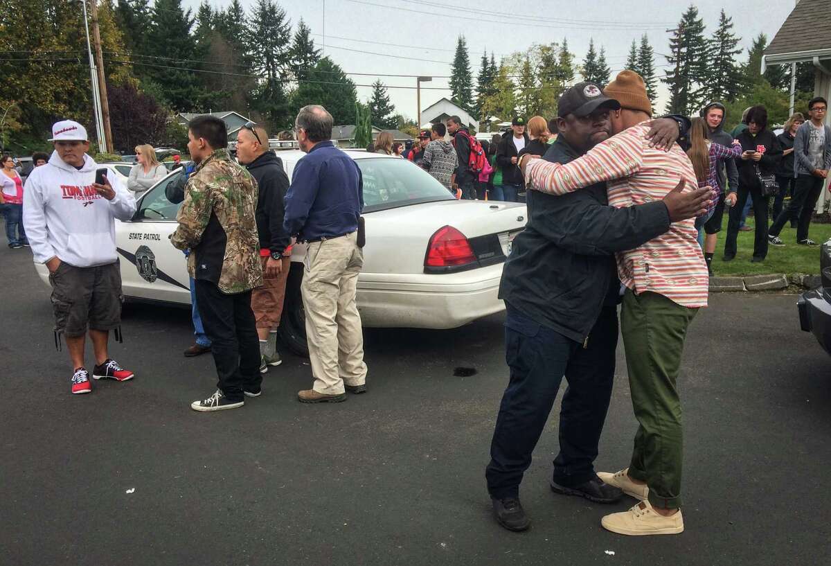 2 dead, 4 injured in school shooting in Marysville