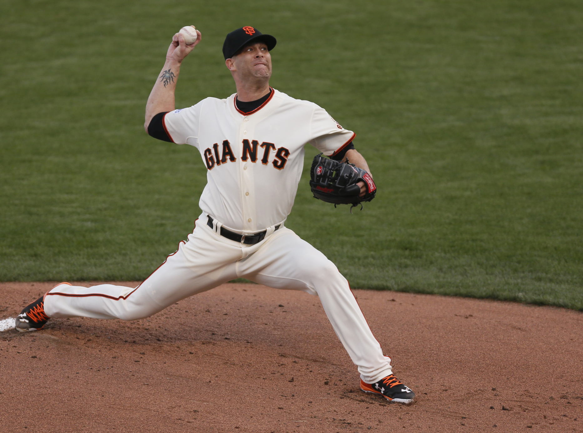 Series newcomer Tim Hudson looked like he belonged
