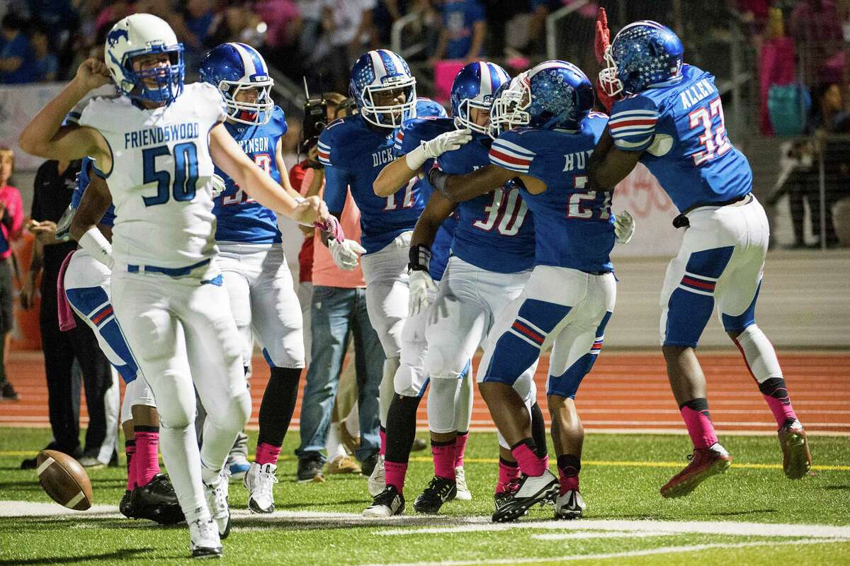 Dickinson stays undefeated with defensive win over Friendswood