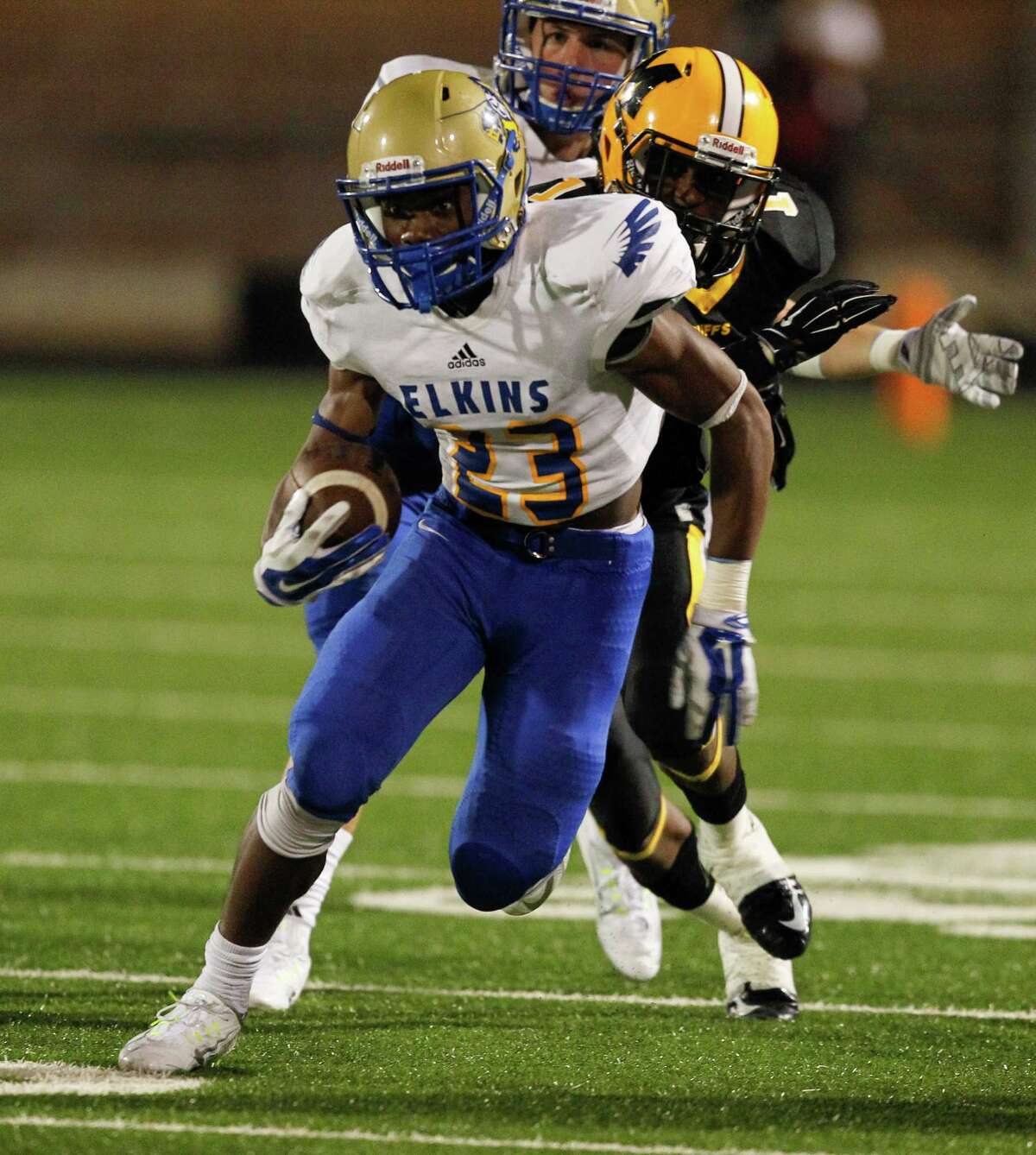 Giles' speed leads Elkins past Marshall in double overtime