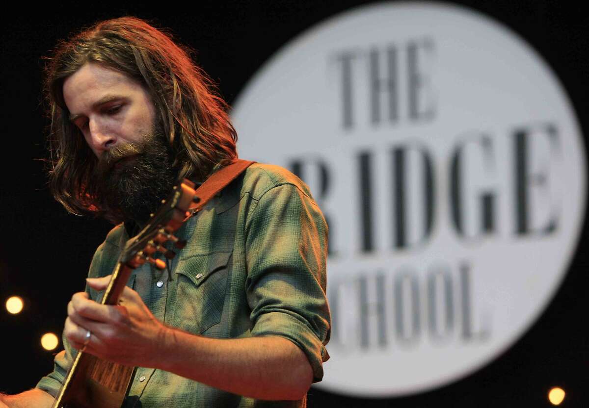 After a breakup, Bridge School concert keeps rocking