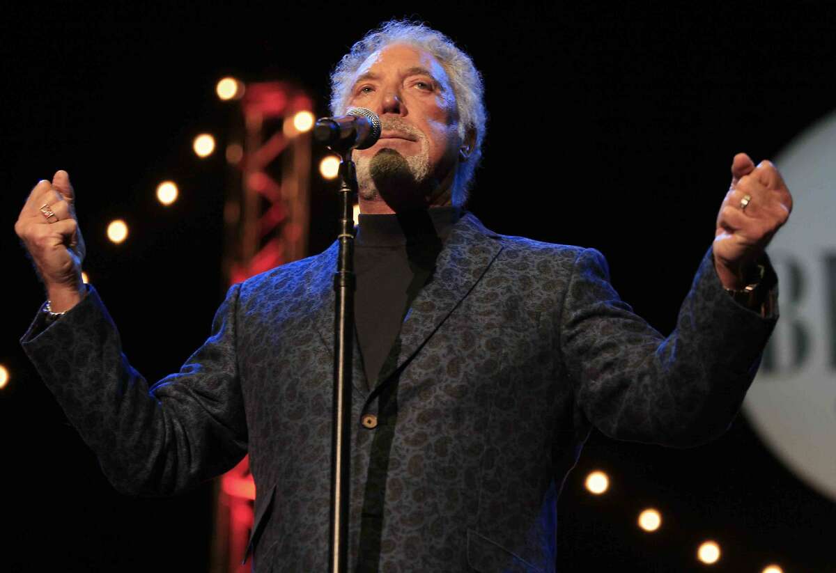 After a breakup, Bridge School concert keeps rocking