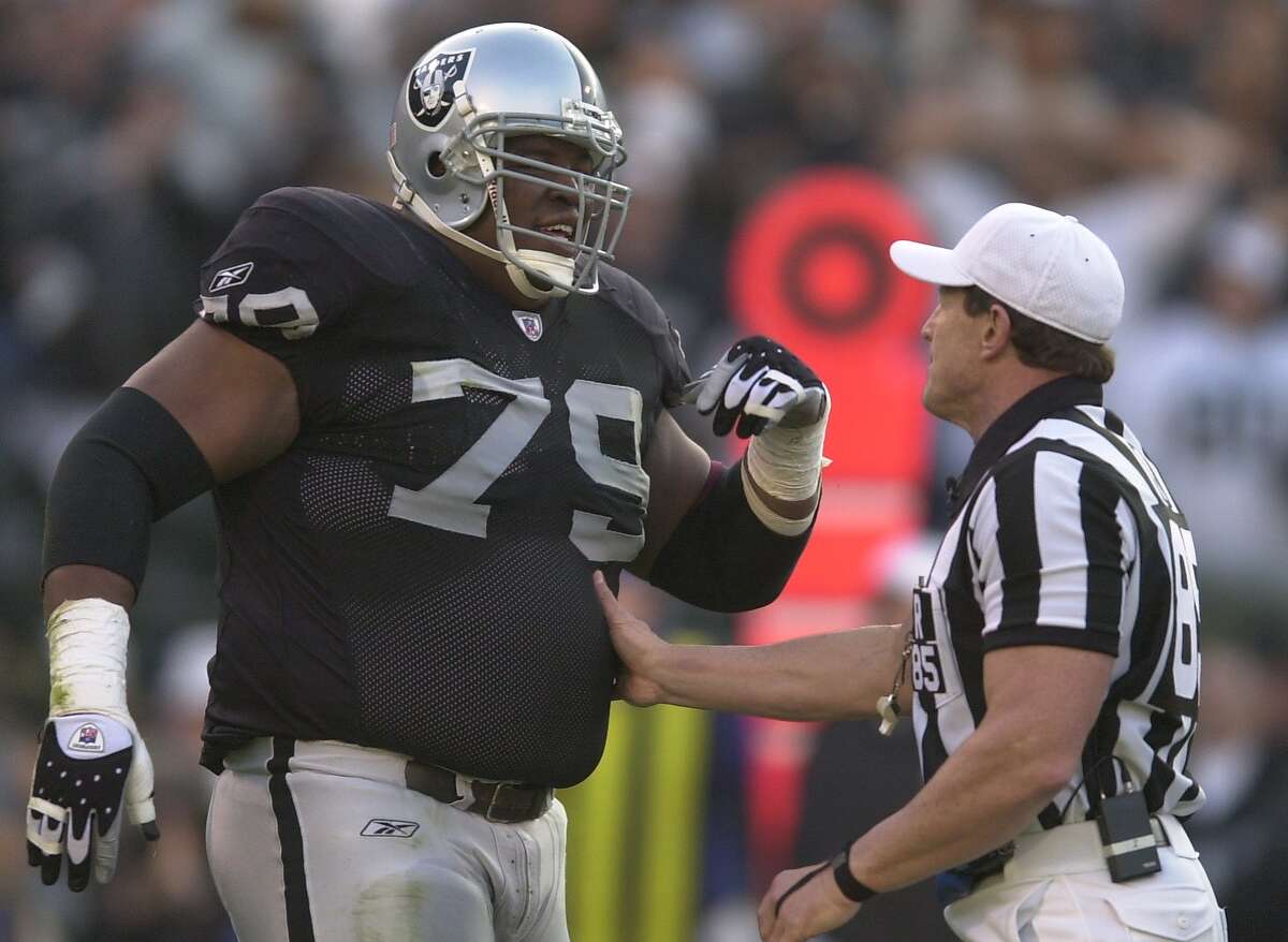 Former Raiders Mo Collins dies at 38