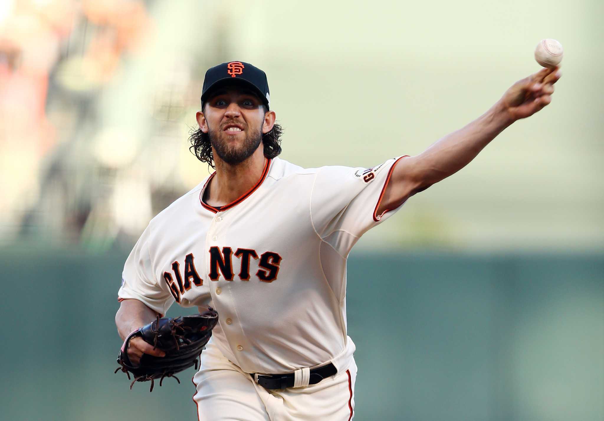 Bumgarner blanks Royals as Giants take 3-2 Series lead