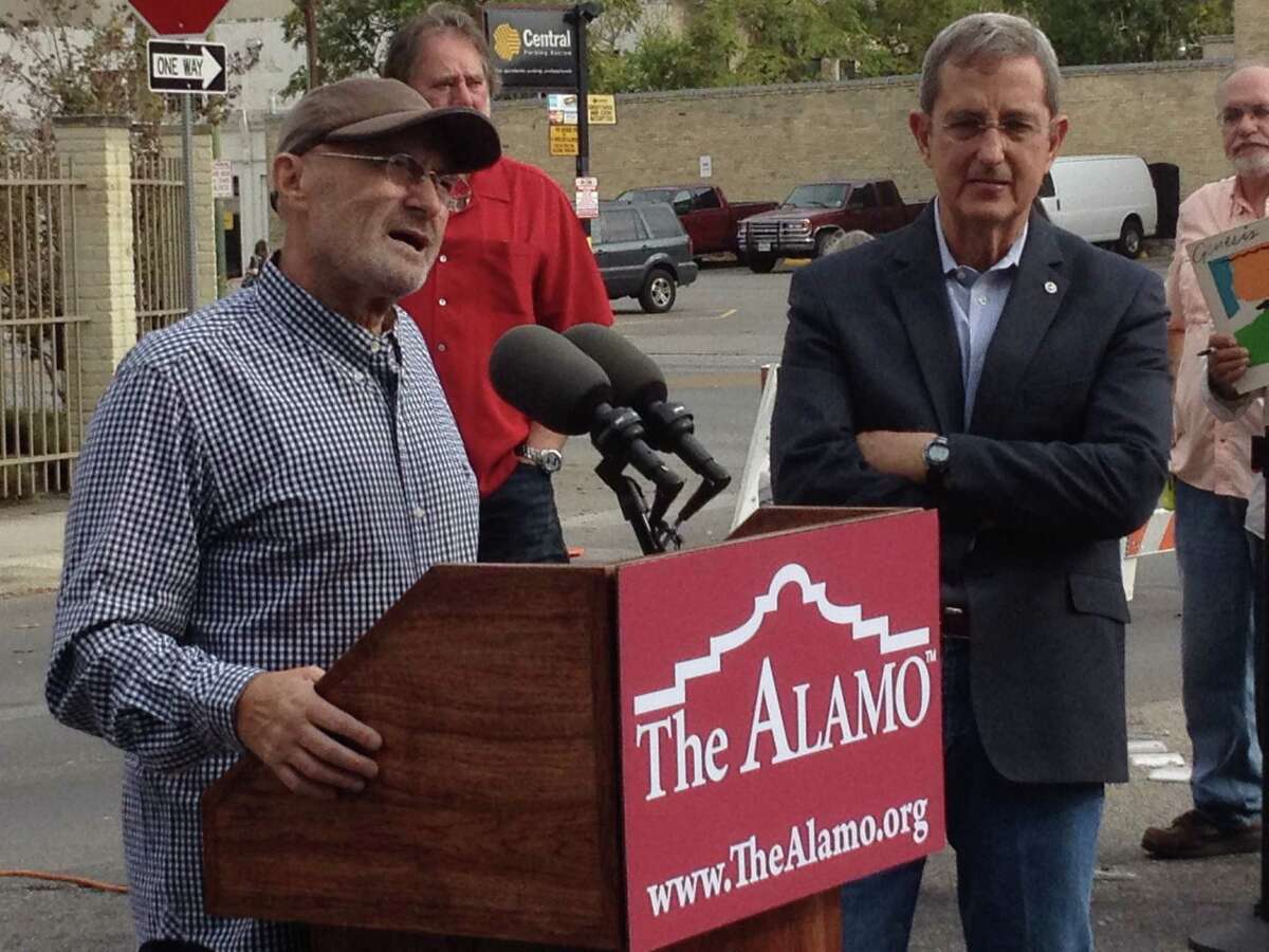 Phil Collins returning, donating Alamo relics