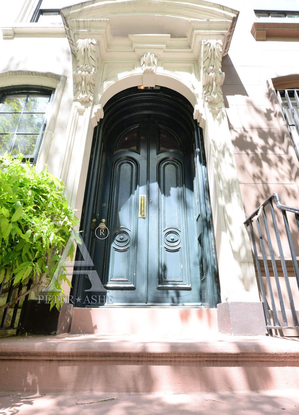 'Breakfast at Tiffany's' brownstone for sale