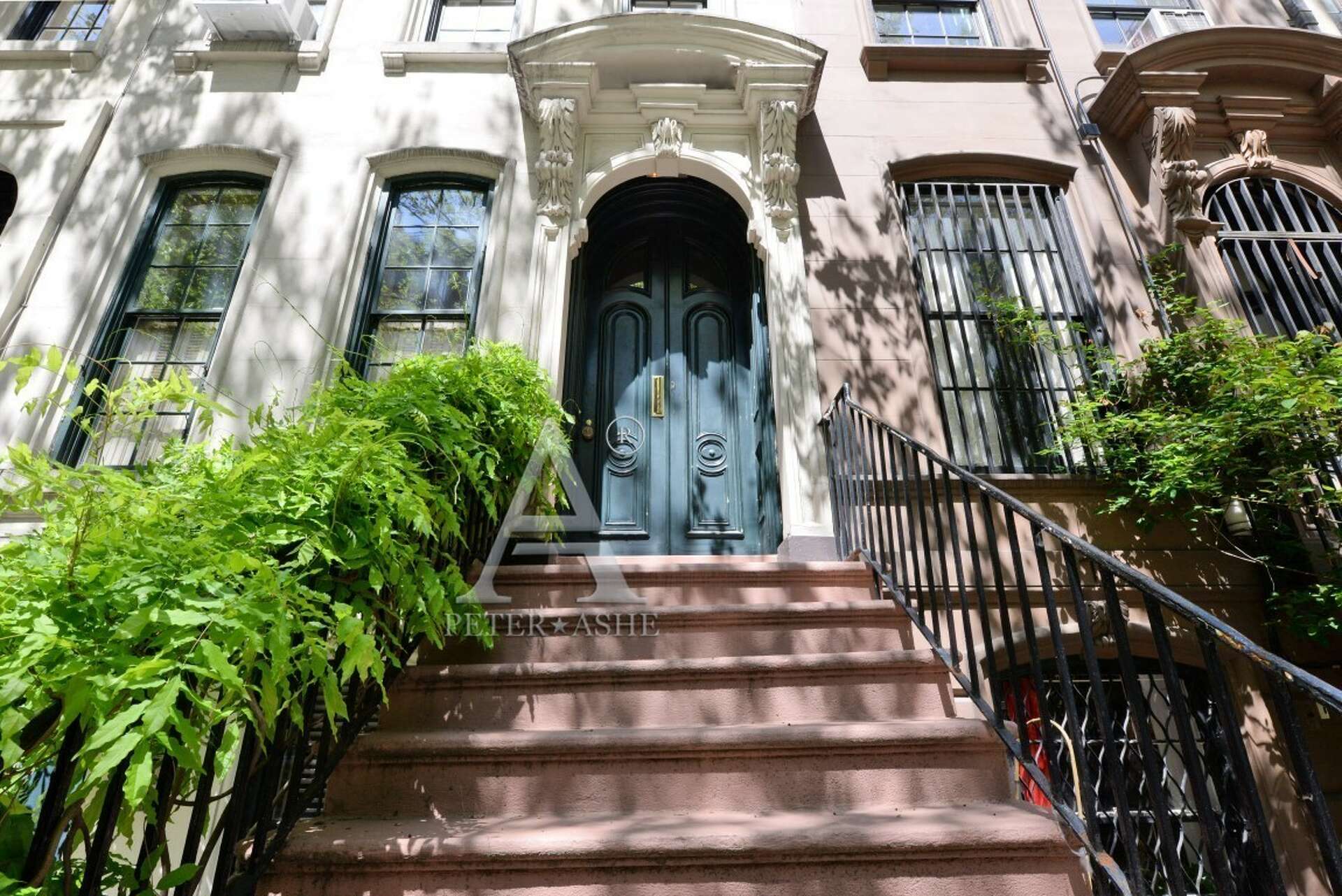 'Breakfast at Tiffany's' brownstone for sale