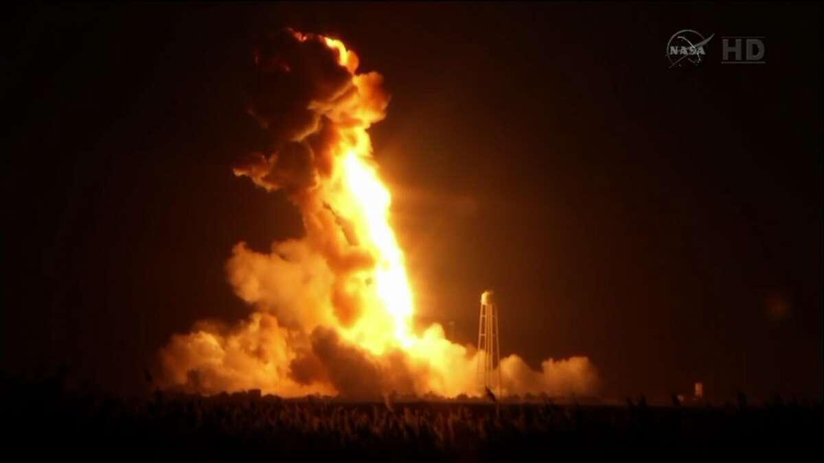 S.A. students' science projects blow up with NASA rocket