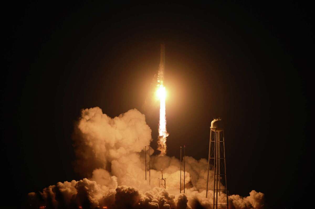 S.A. students' science projects blow up with NASA rocket