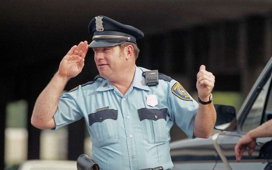 Jones, officer known for flamboyant traffic-directing, dies at 70 ...