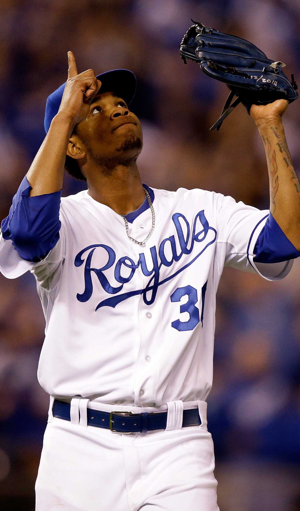 Royals emphatically force deciding game