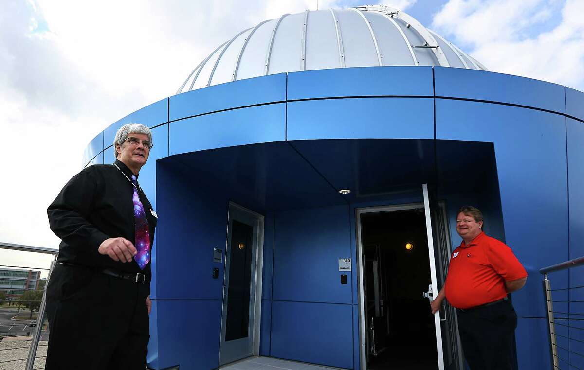 First photos of San Antonio College's new Scobee Planetarium ...