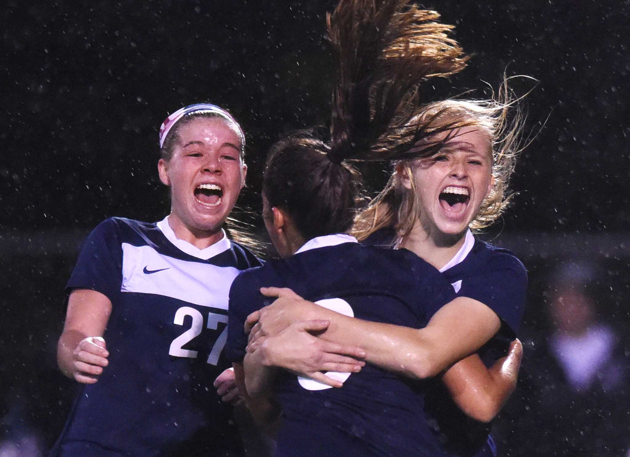 Staples, Warde battle to draw, declared FCIAC co-champions