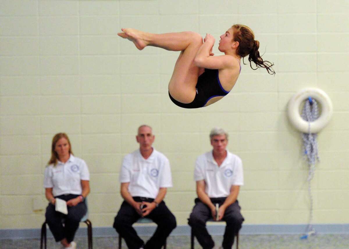 Rachel Burston wins 3rd FCIAC diving title