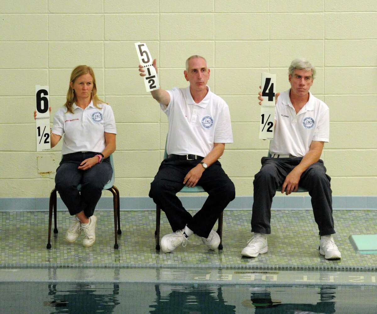 Rachel Burston wins 3rd FCIAC diving title