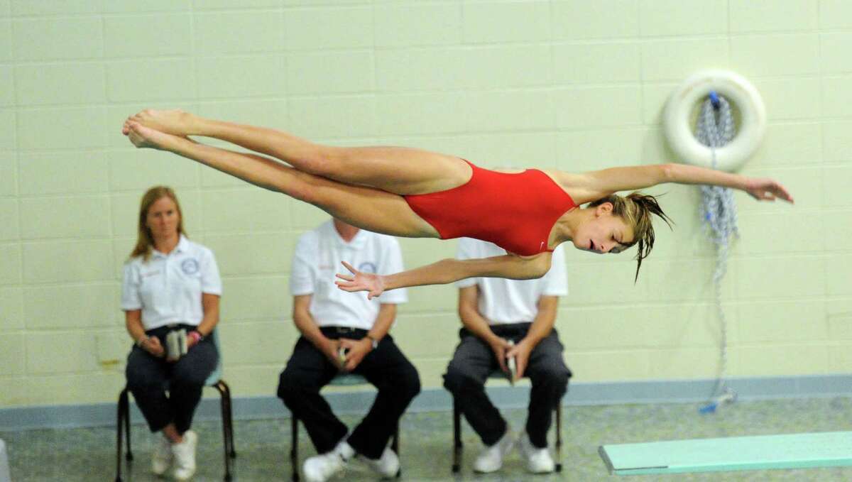 Rachel Burston wins 3rd FCIAC diving title