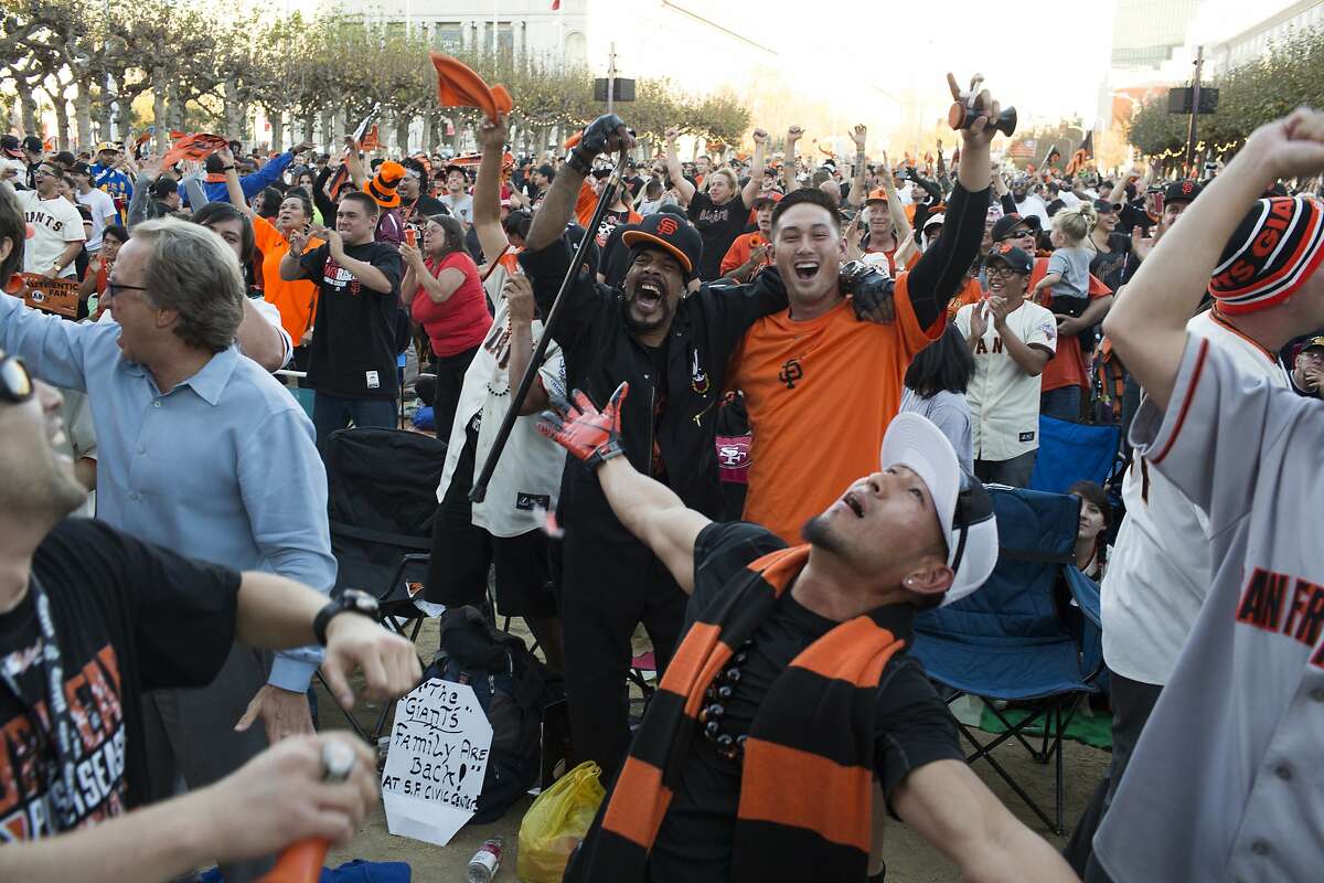 Fans go wild as Giants hammer down World Series win
