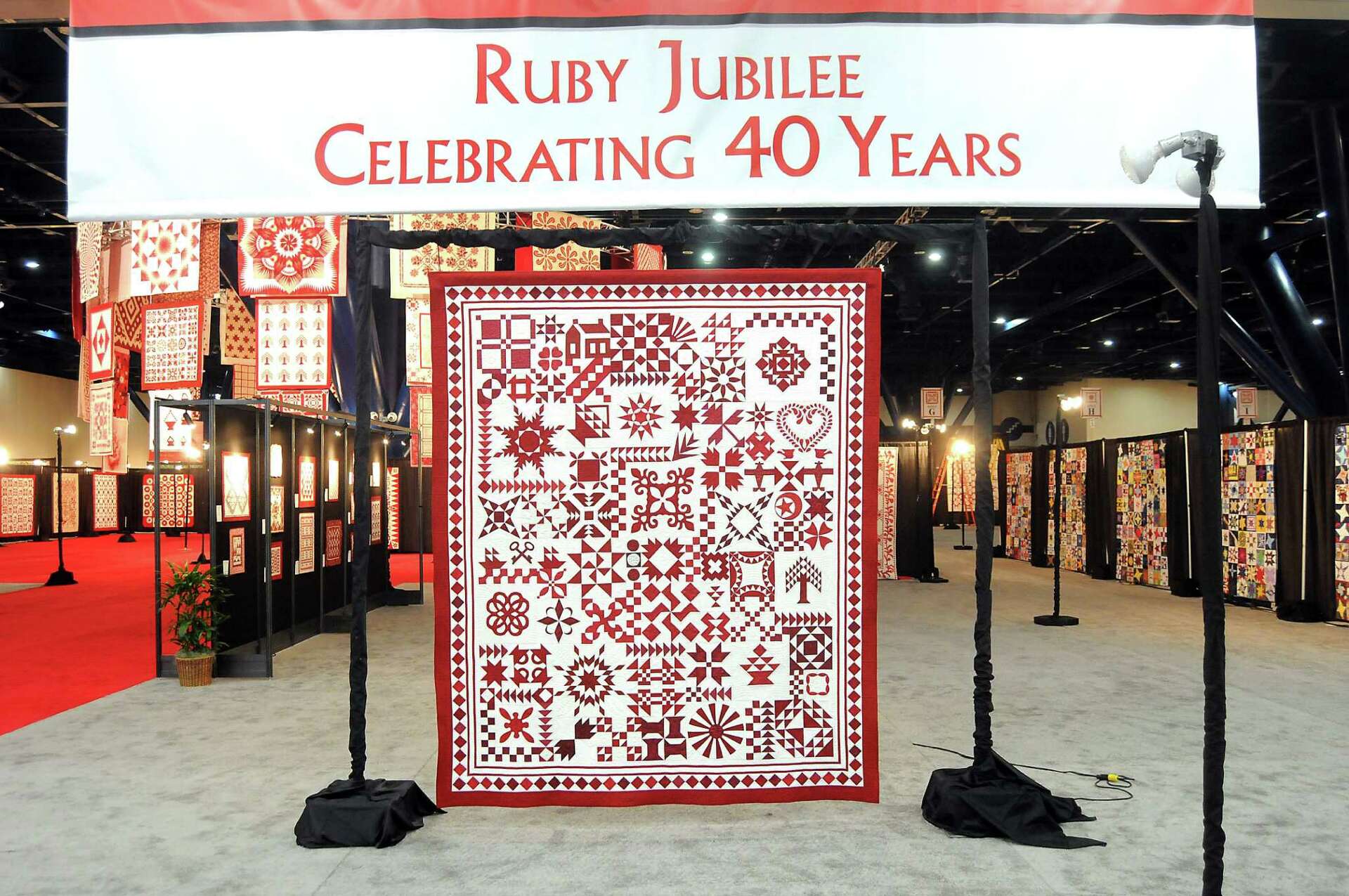 Quilt show celebrates Ruby Jubilee with red-and-white exhibit