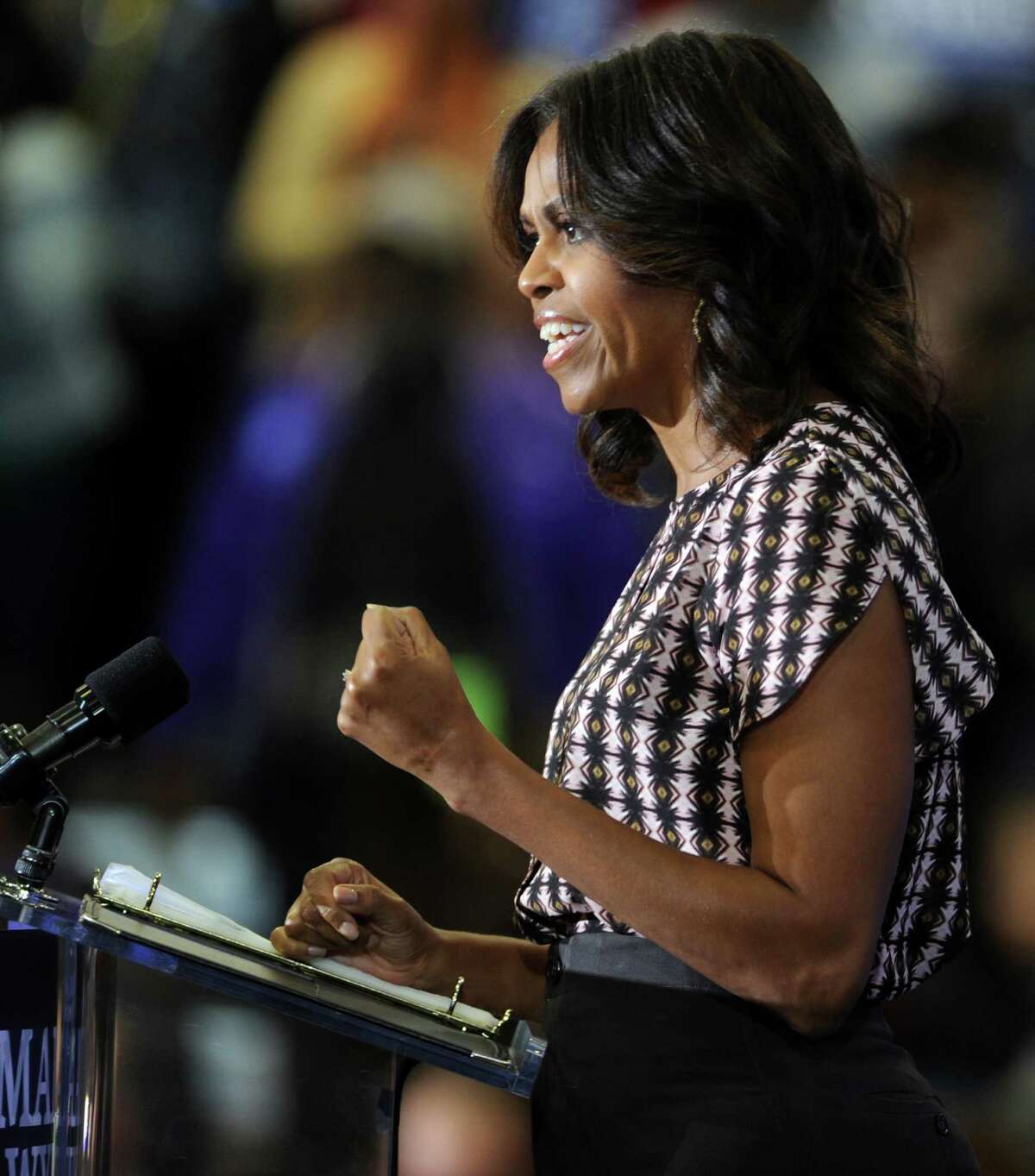 Michelle Obama draws a crowd for Malloy