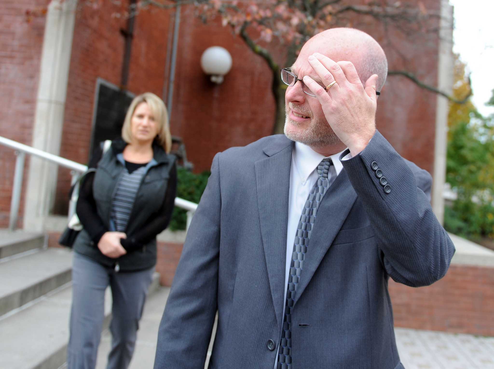Trumbull cop pleads guilty to sexually assaulting teen