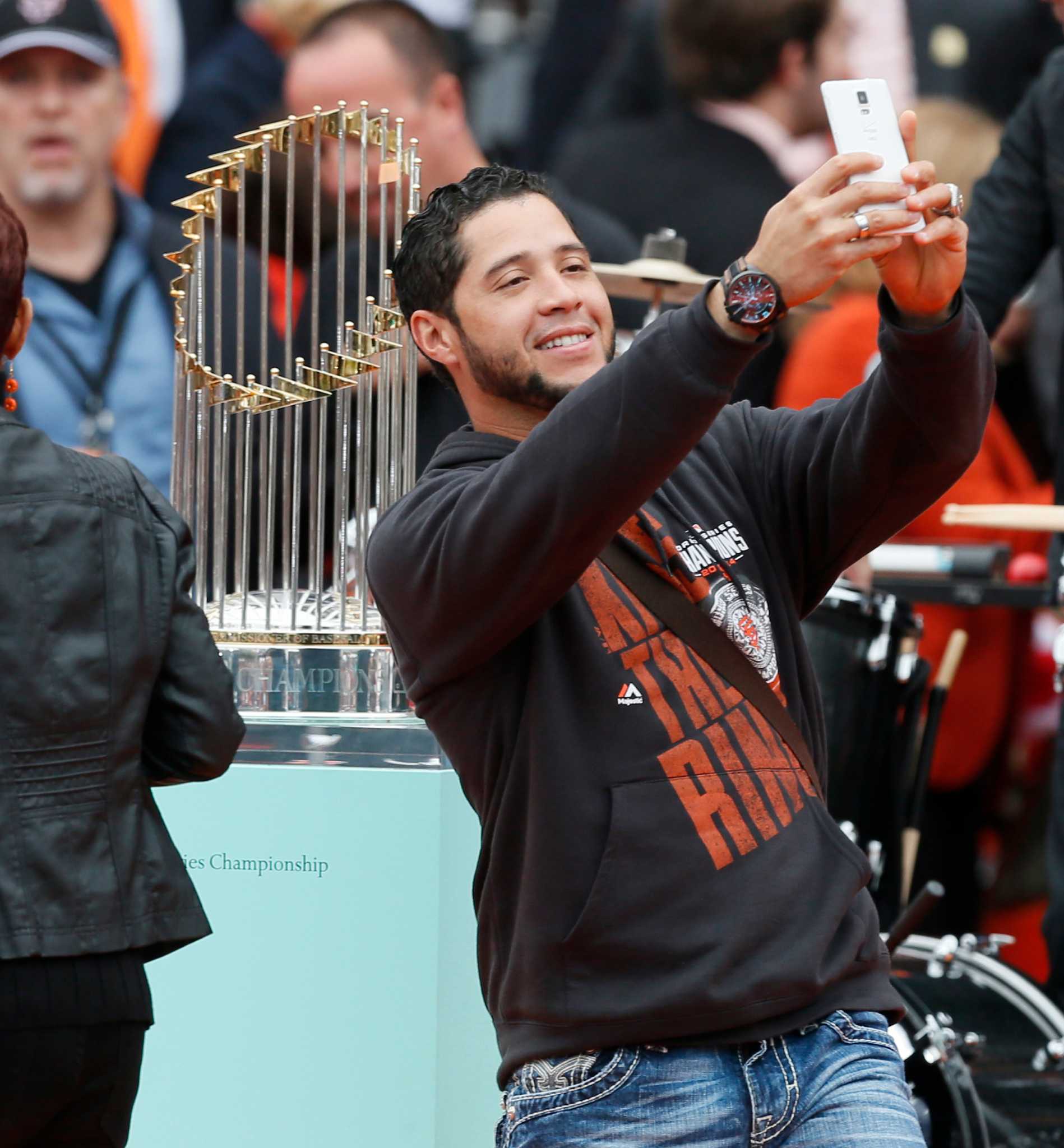 Giants reach two-year deal with Gregor Blanco
