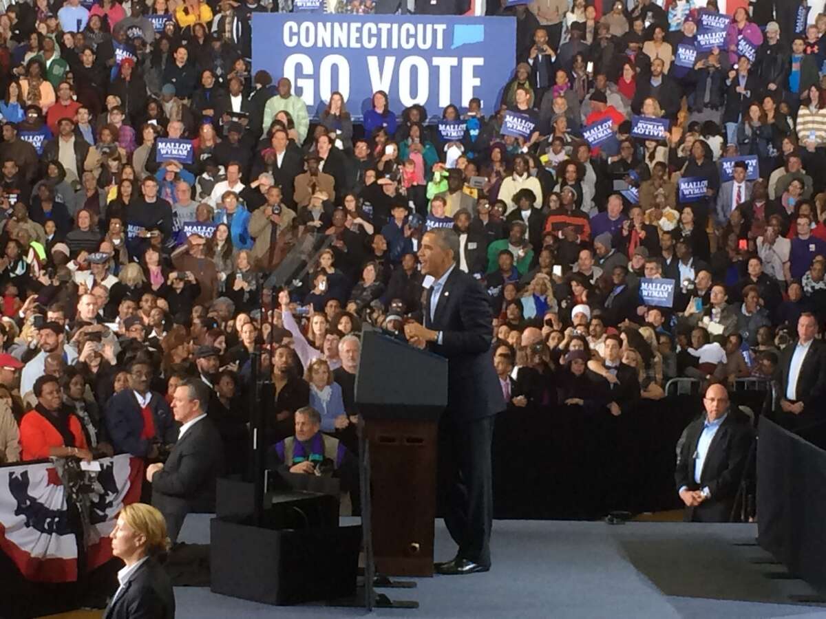 Obama rallies crowd for Malloy in Bridgeport