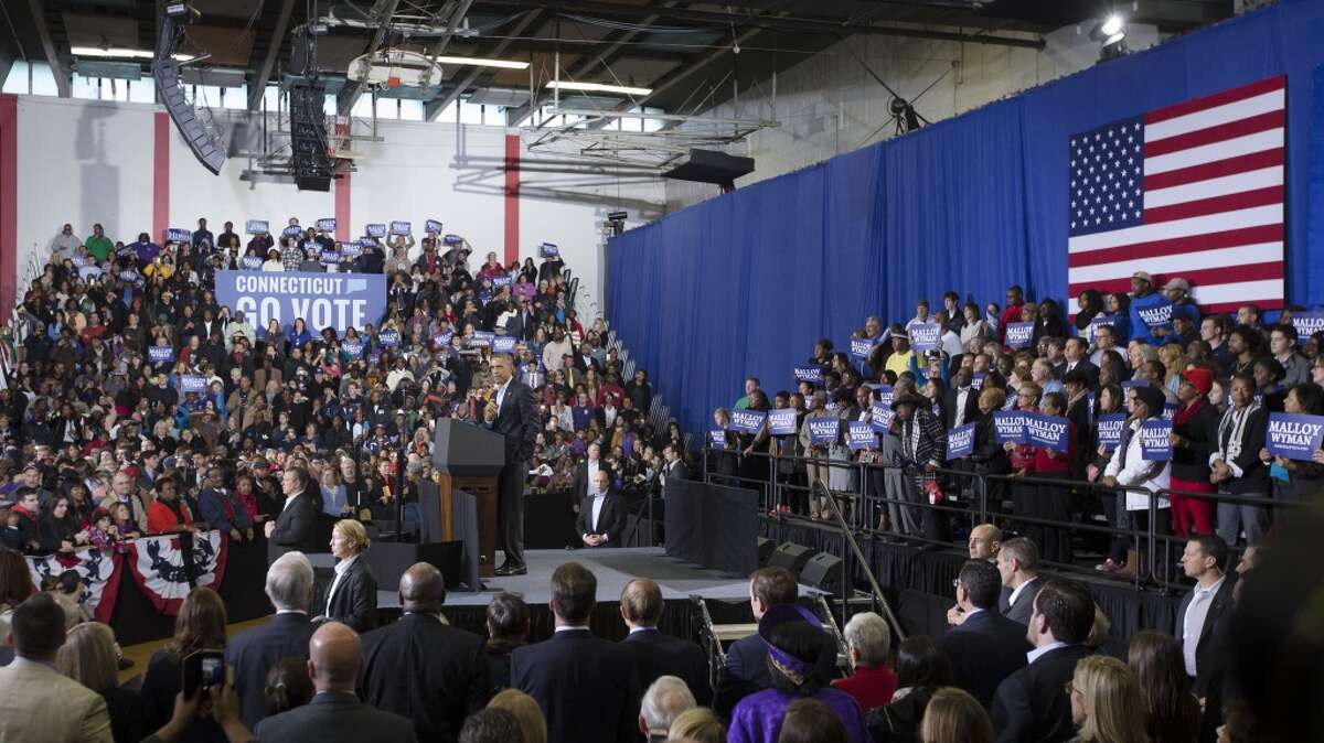 Obama rallies crowd for Malloy in Bridgeport