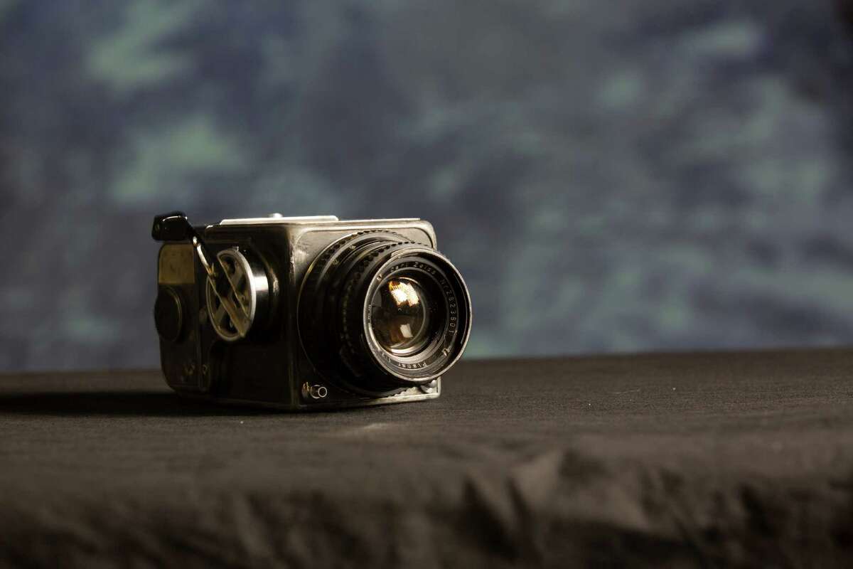 Historic space camera could land $1M bid