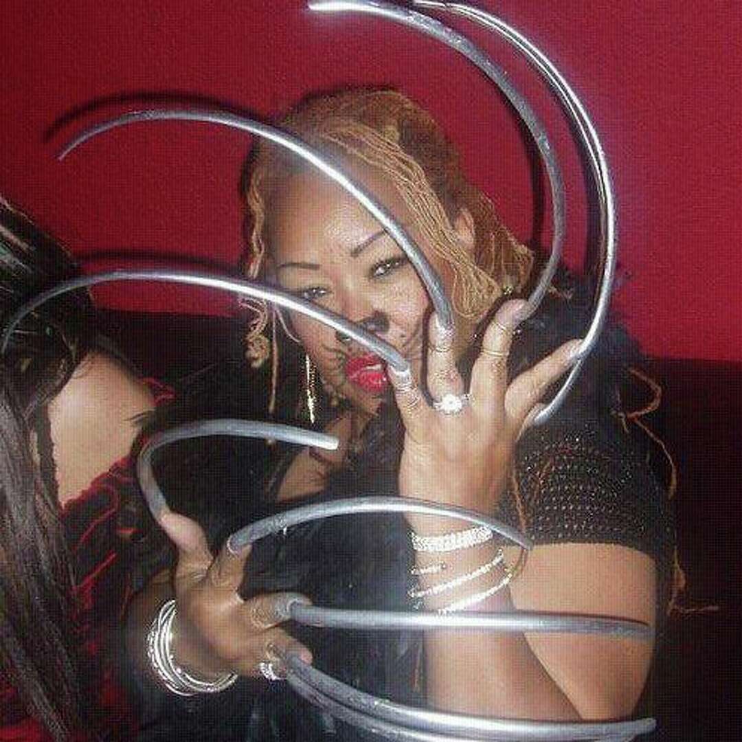 Houston woman's 23-inch fingernails make Ripley's Believe it or Not book