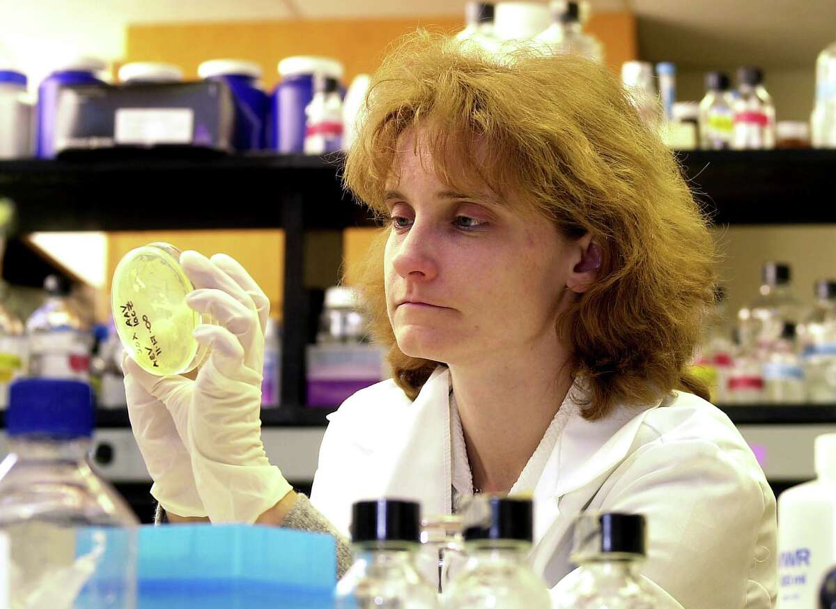 UT nasal spray vaccine for Ebola effective in monkeys