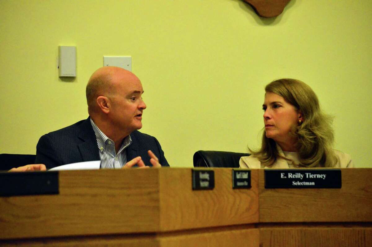 Selectmen consider different approaches to trim waiting list for RR parking