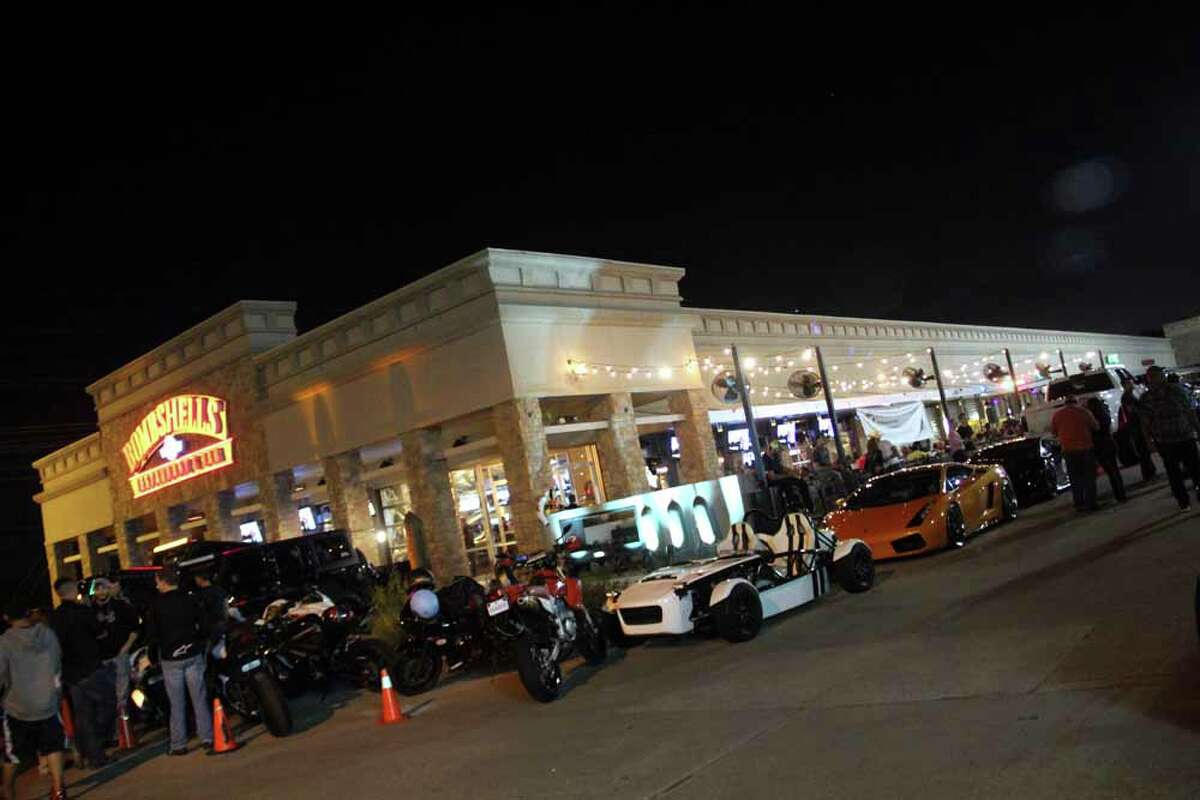 Bombshells Restaurant & Bar now open in Pearland