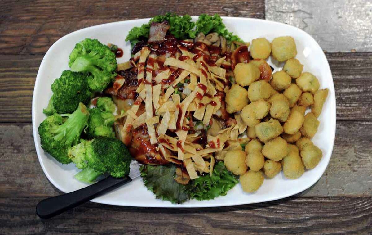 Bombshells to add fourth Houston-area sports bar