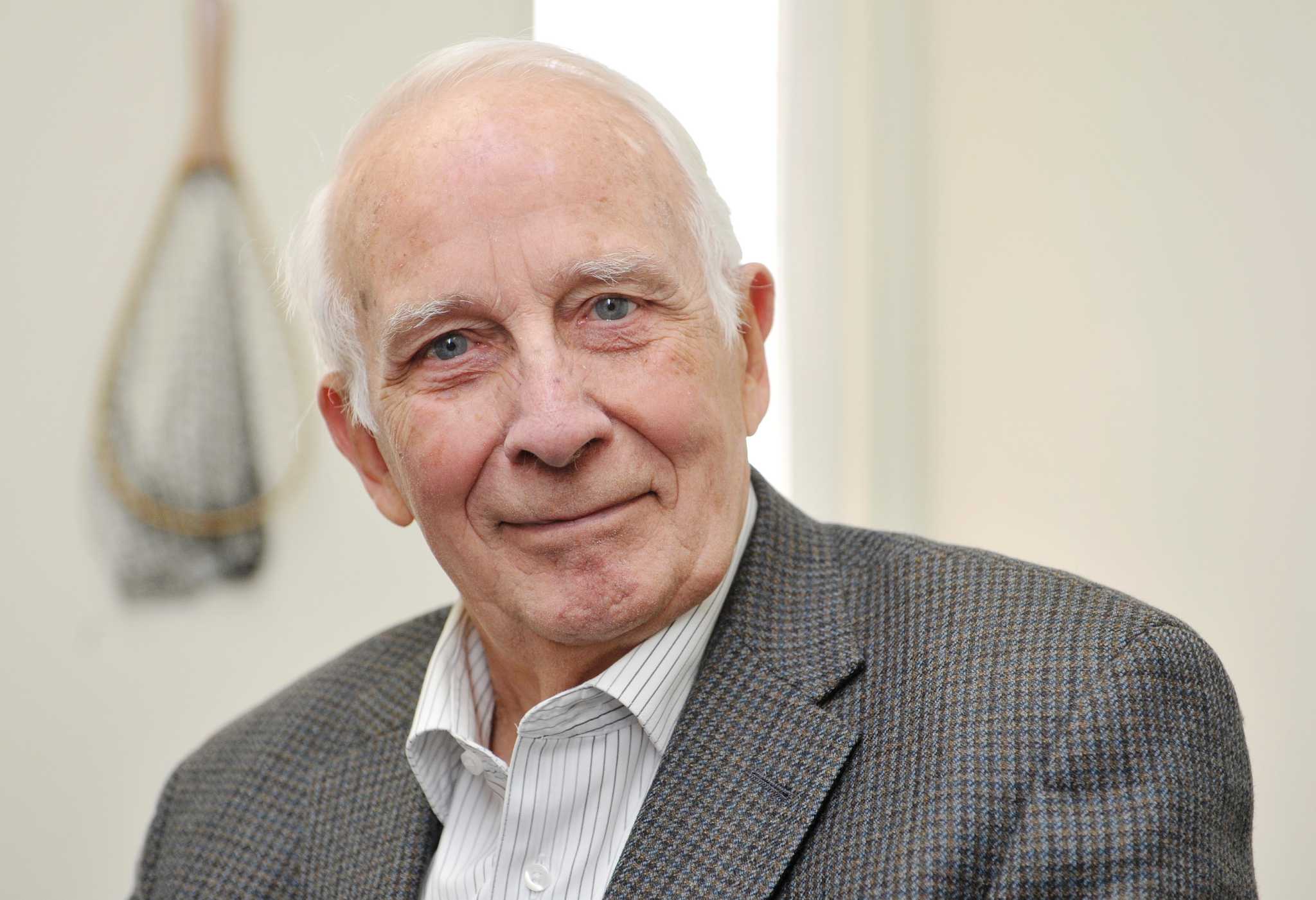 GE executive, philanthropist Walter Robb dies of coronavirus at 92