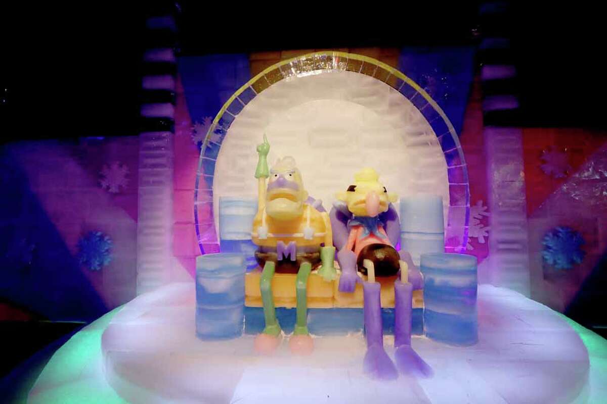 Massive SpongeBob ice sculpture debuts at Moody Gardens