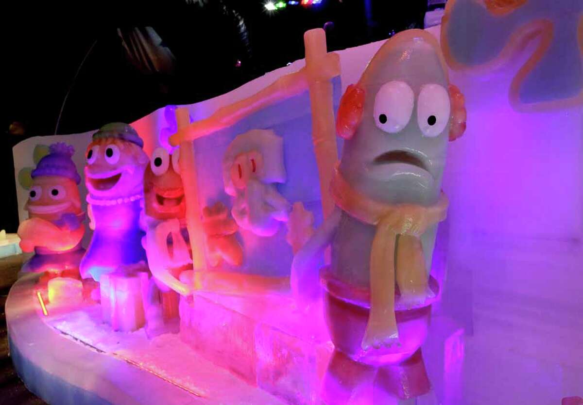 Massive SpongeBob ice sculpture debuts at Moody Gardens