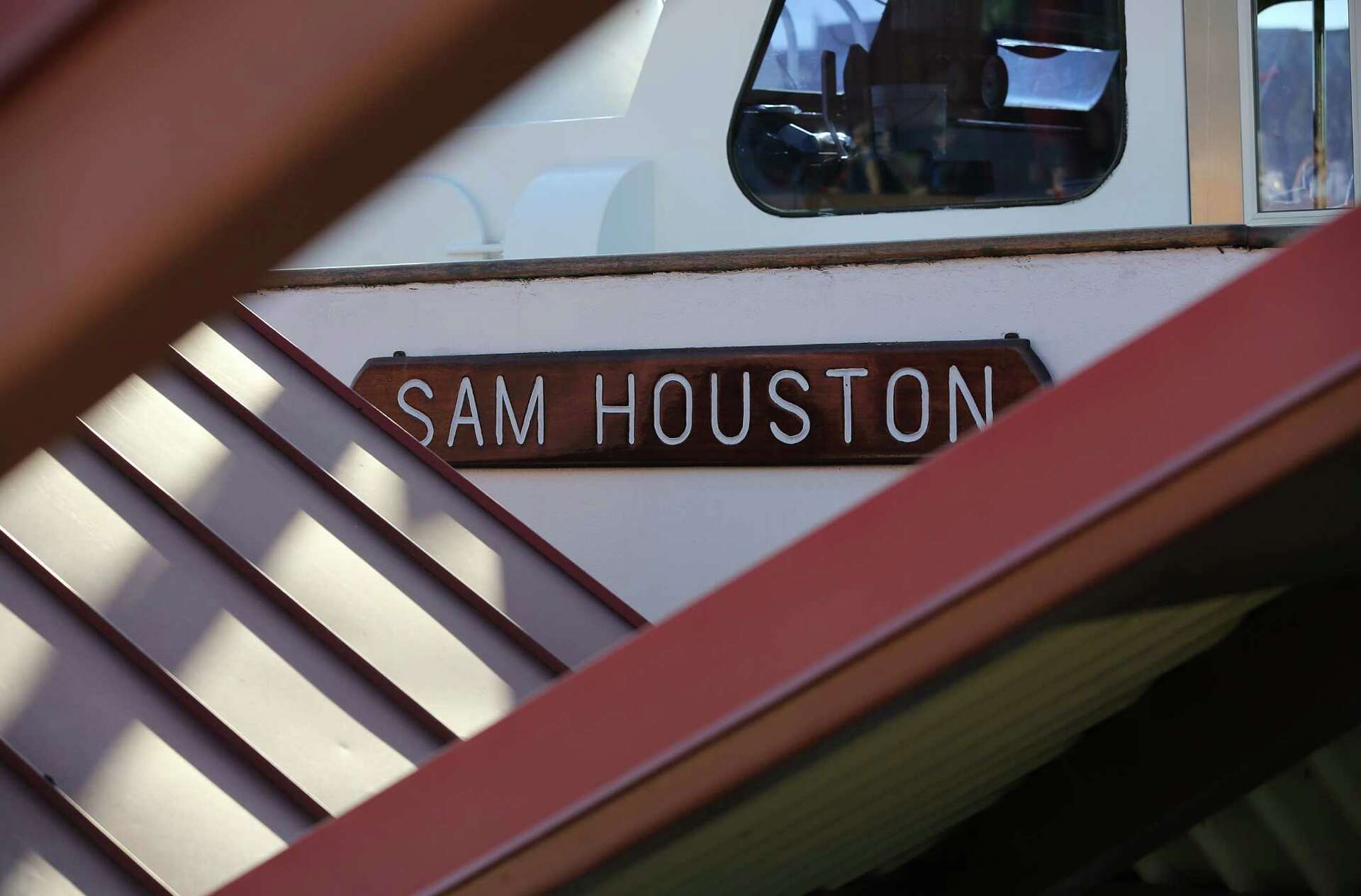 Boat tour of Houston Ship Channel offers unique view of port