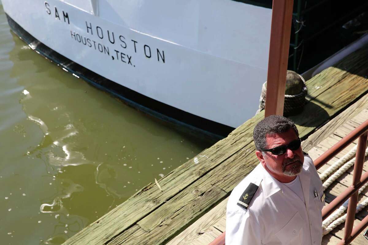Boat tour of Houston Ship Channel offers unique view of port