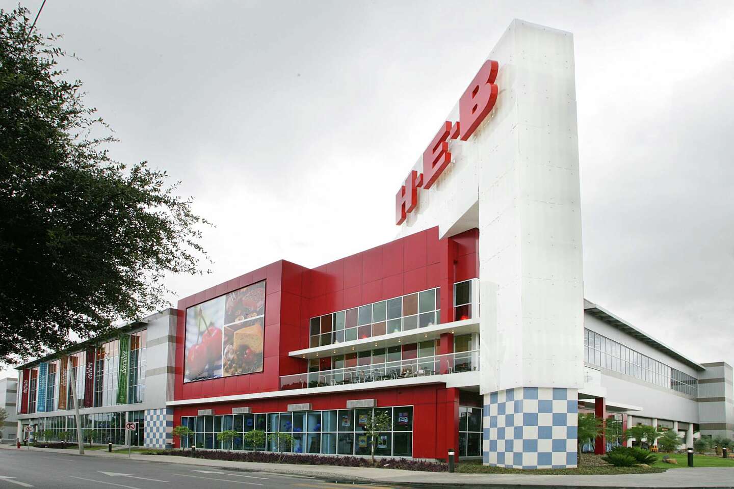 An inside look at H-E-B stores in Mexico