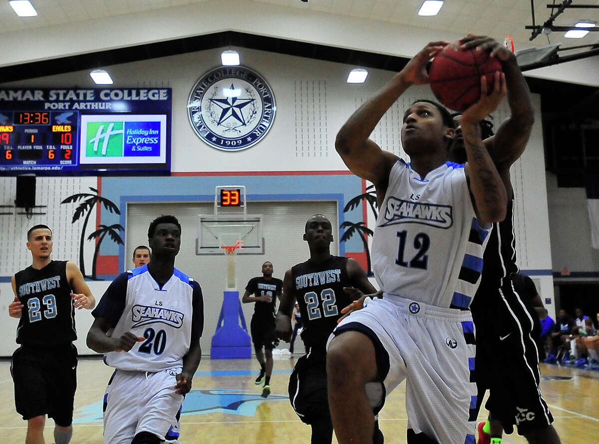 LSC-PA strolls by Houston CC