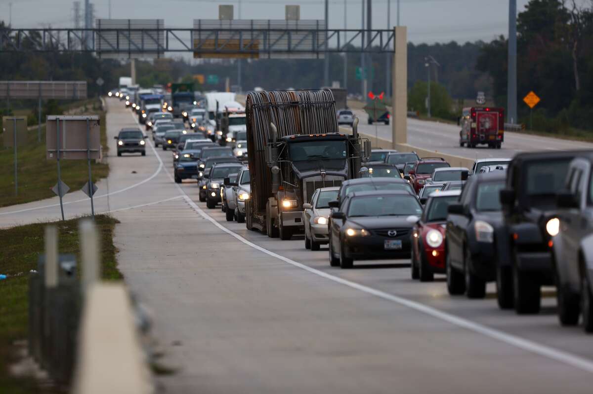 Emergency repairs keep part of I-10 closed