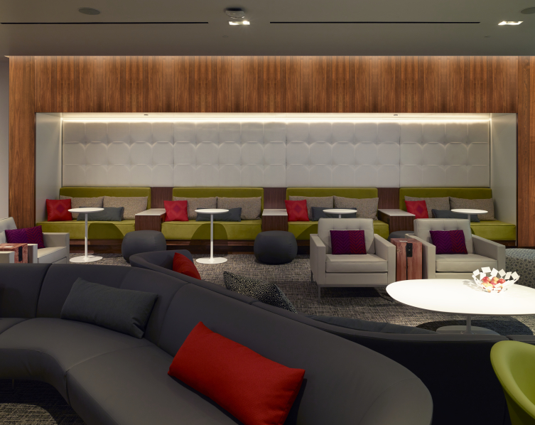 Centurion Lounge: Bartending rock star makes his mark at SFO