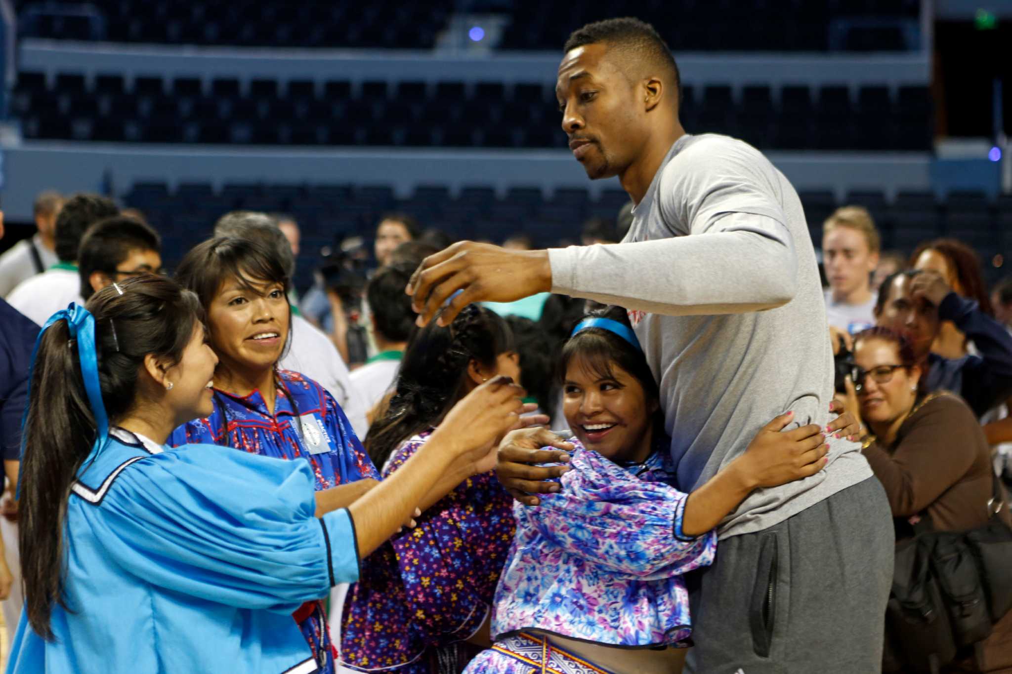 In Mexico City, Rockets find a girls team with game