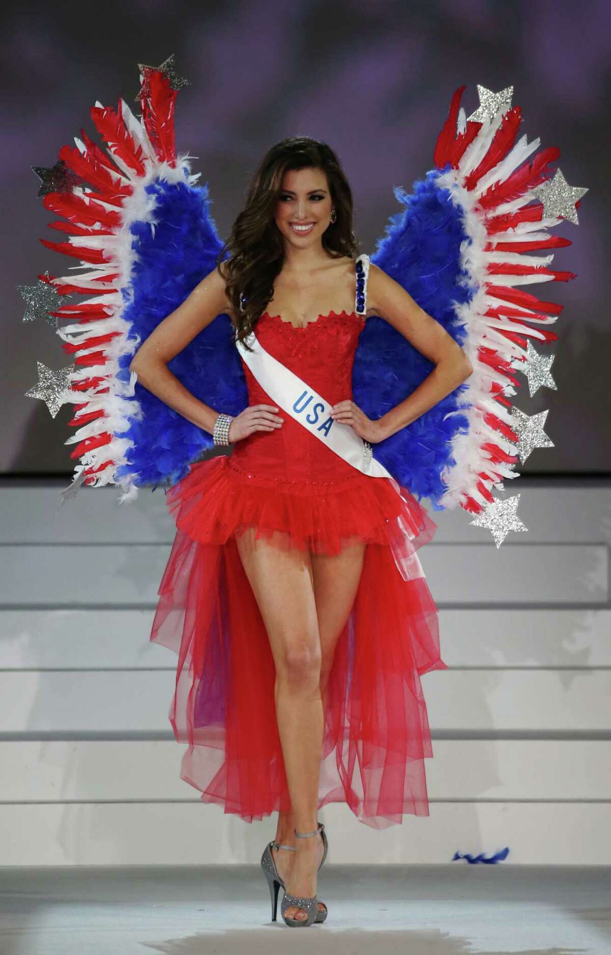 Intl Pageant Crowns Ms Puerto Rico